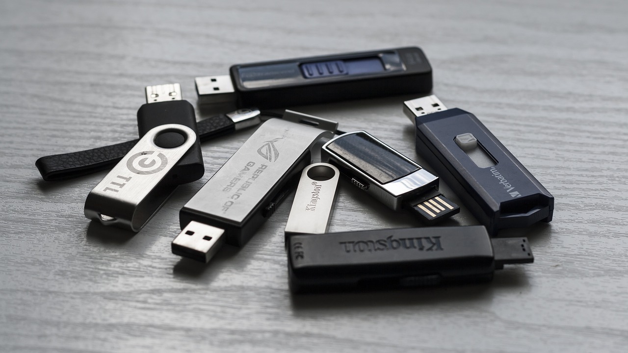 The Evolution of Removable Media and Storage Devices: From Tape Drives ...